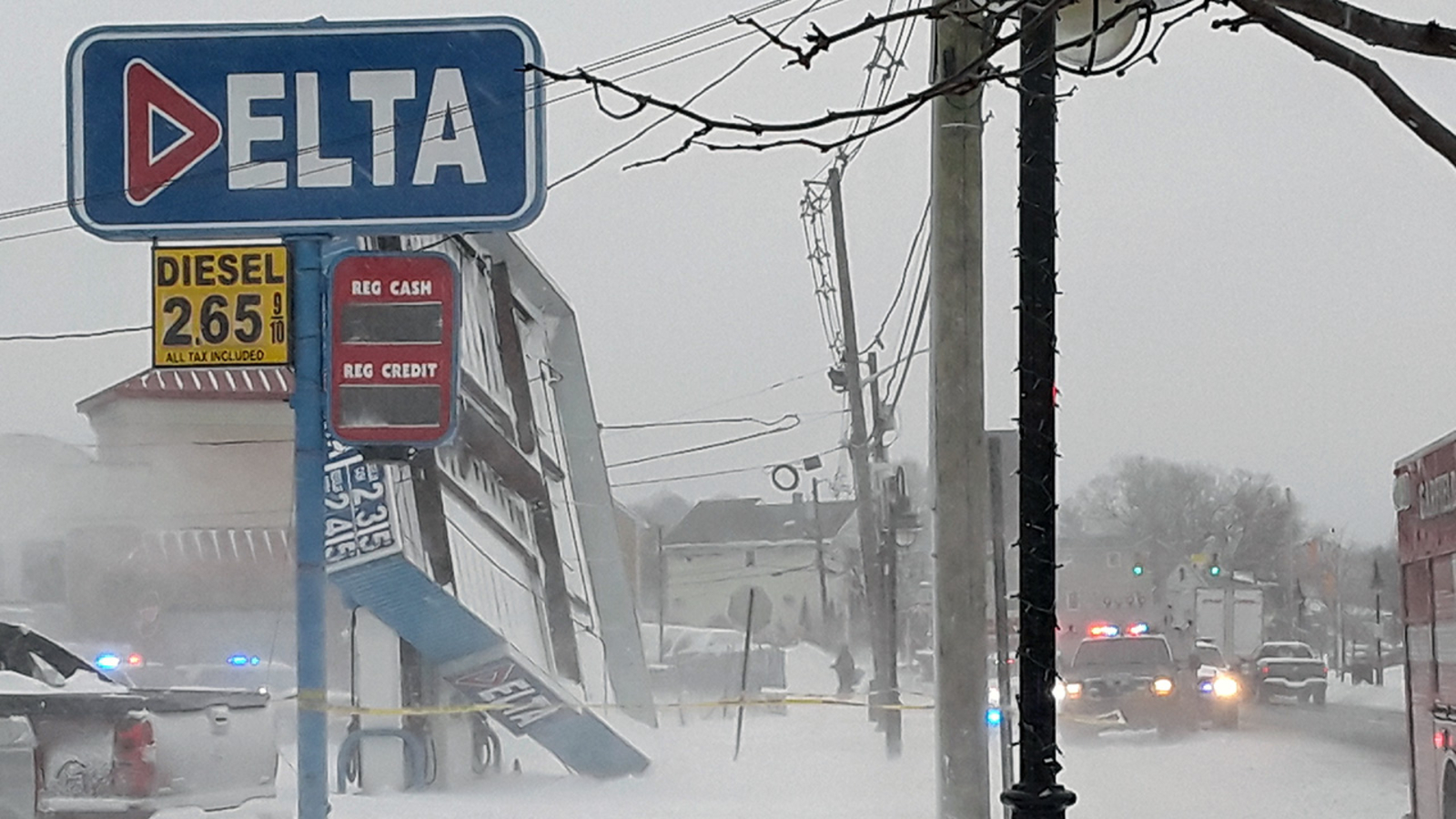 Gas station awning collapses in New Jersey - ABC7 New York