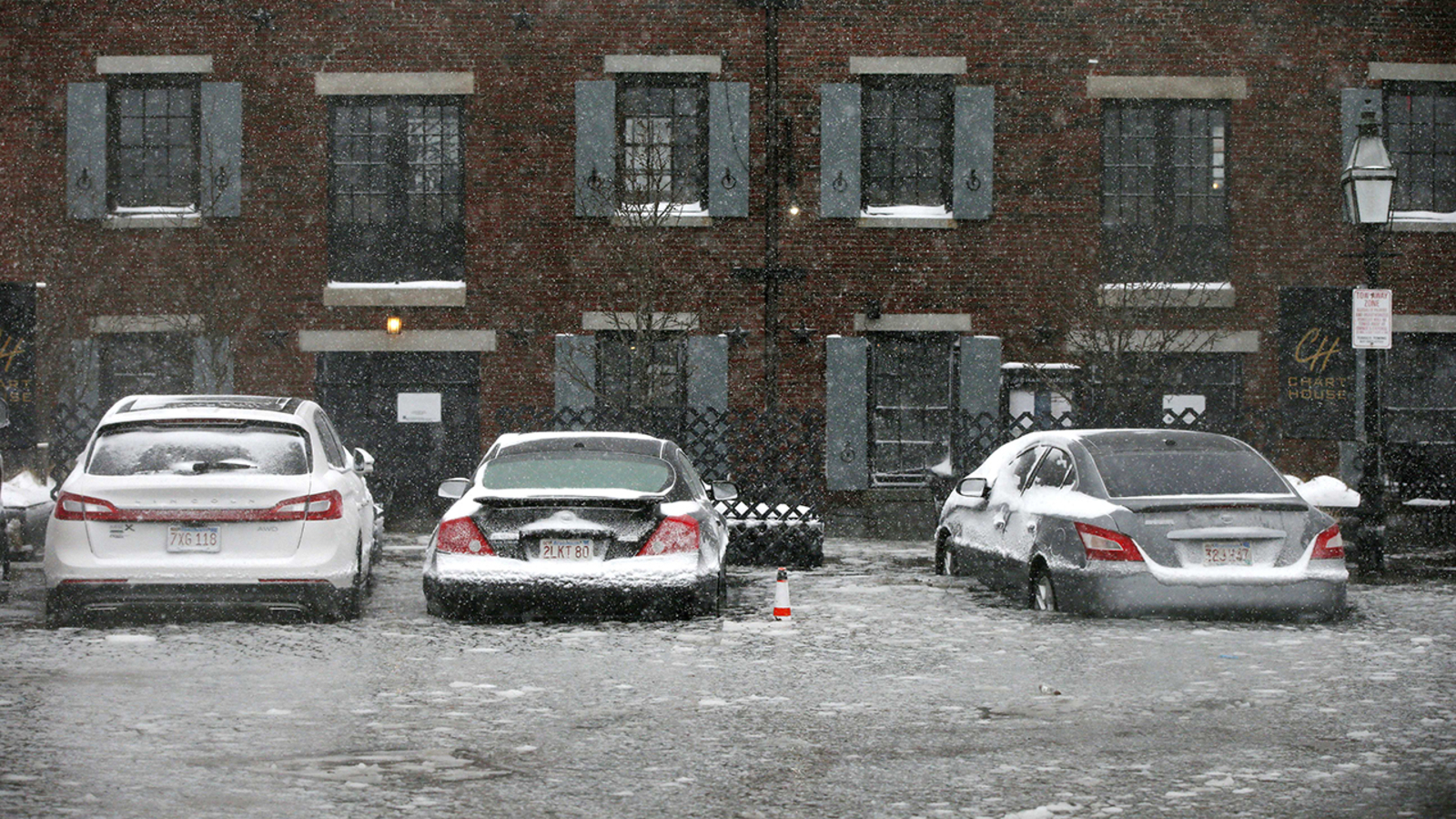 Massachusetts copes with flooding as Nor'easter batters coastal areas ...
