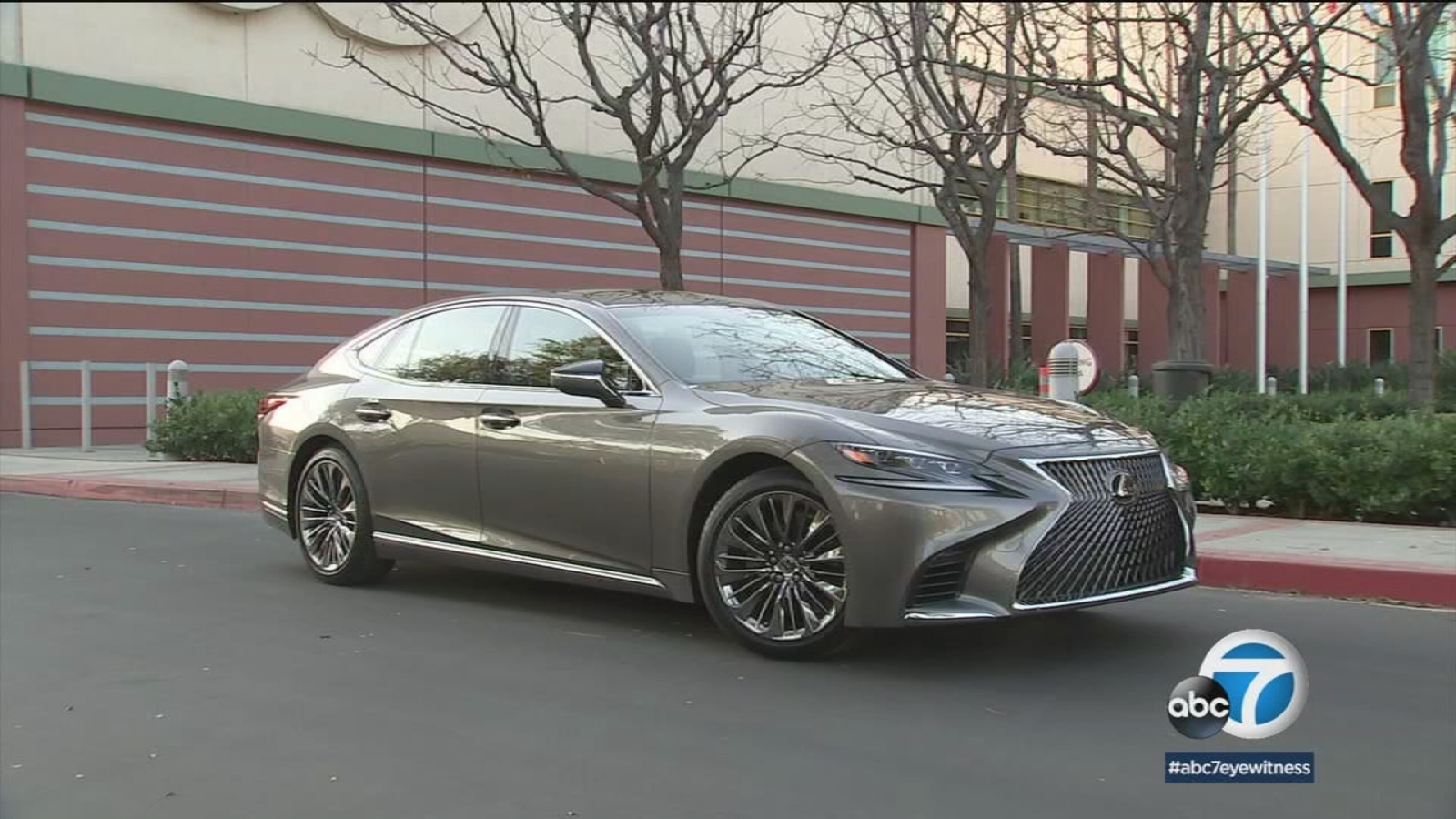 Lexus goes bolder with new design of flagship LS 500 - ABC7 Los Angeles