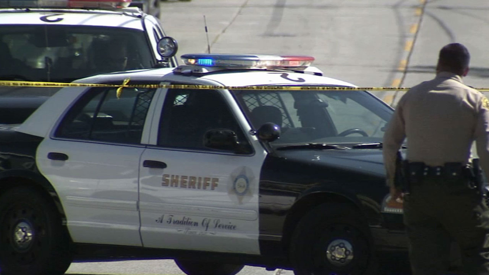 Woman slashed in face in East Los Angeles - ABC7 Los Angeles Woman slashed in face in East Los Angeles - ABC7 Los Angeles