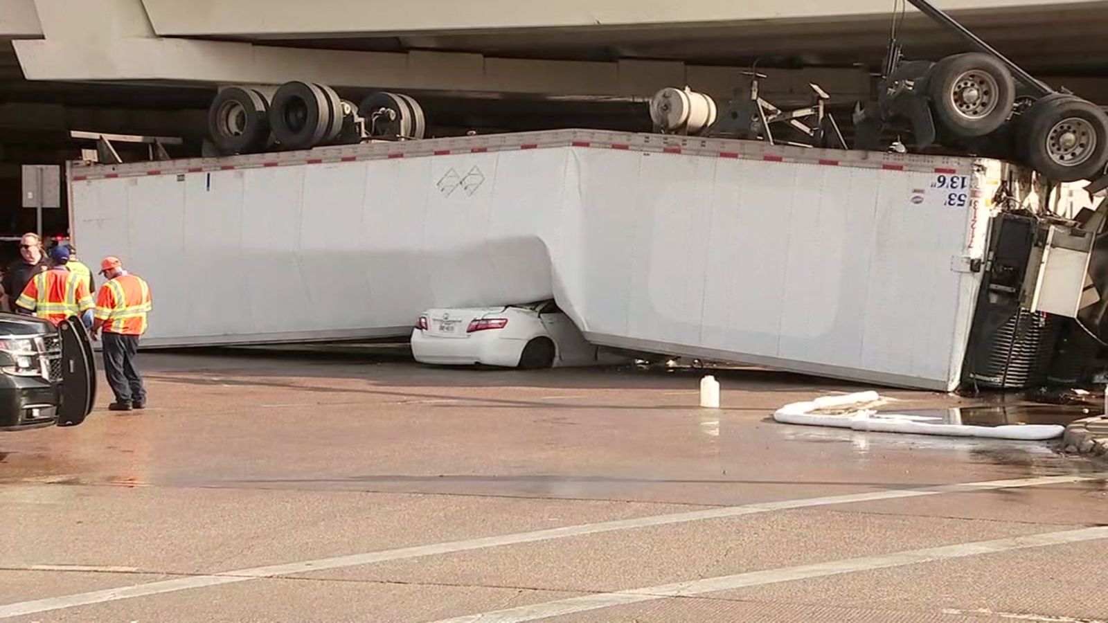 911 calls and dash cam video reveal chaos when big rig careened off US ...
