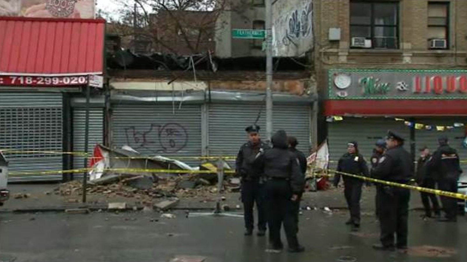 Restaurant's facade collapses in Morris Heights, Bronx - ABC7 New York