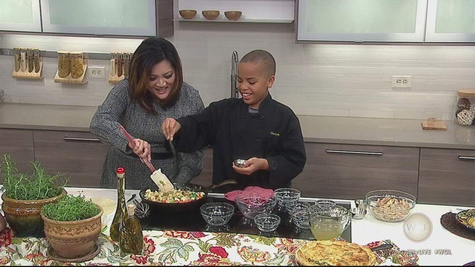 12-year-old Chicago kid chef Evan Robinson - ABC7 Chicago