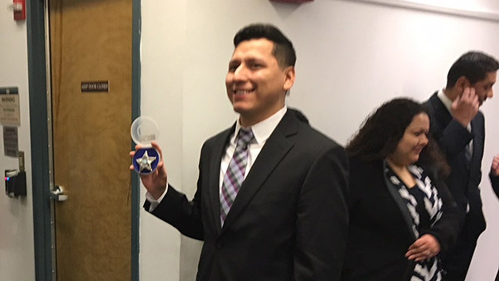 Man sworn in as Aurora police officer 2 decades after y-year-old ...