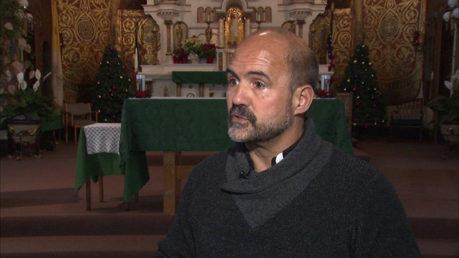 Chicago priest on hunger strike due to inaction on DACA - ABC7 Chicago