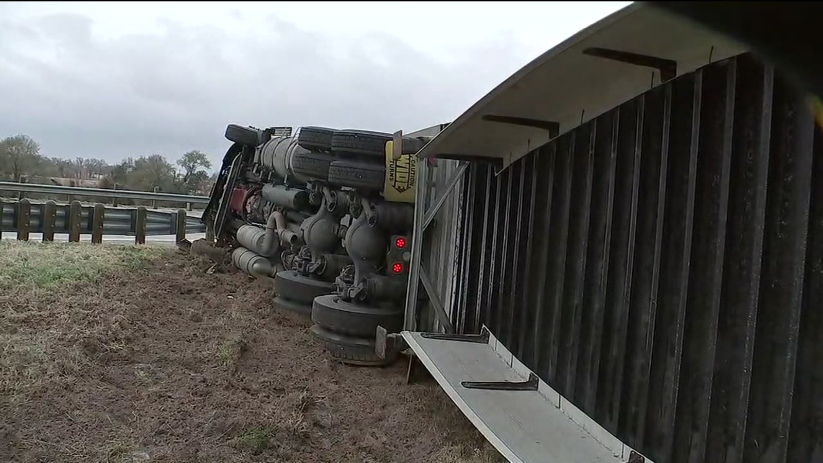 Big rig flips on Hwy 290 at Hwy 6 in NW Harris County - ABC13 Houston