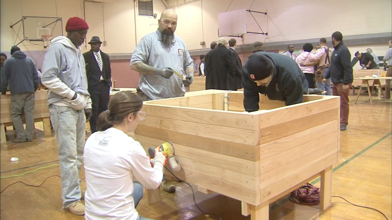 Contractors, students work together on MLK Day - 6abc Philadelphia