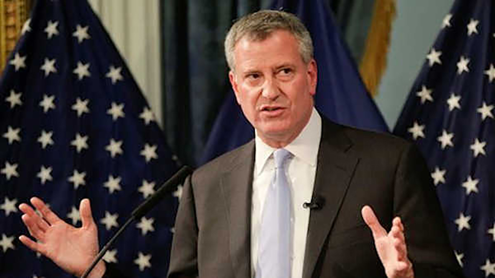 Bill de Blasio among group of mayors meeting with President Trump ...