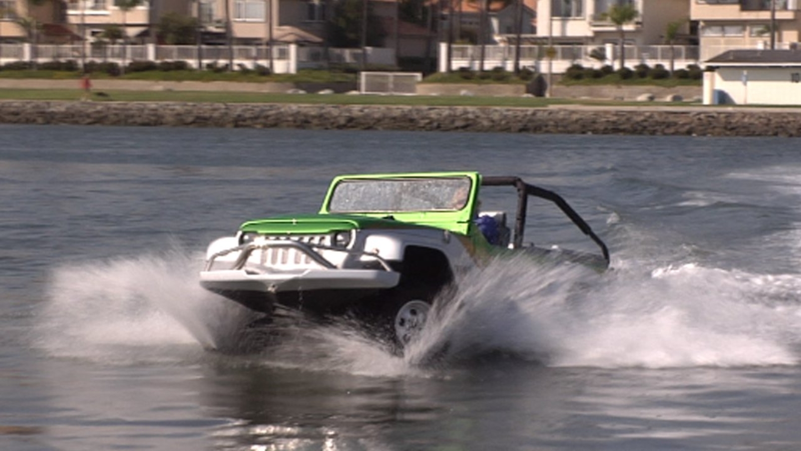 Wheels up! Morph from car to boat in just seconds in the new Panther ...