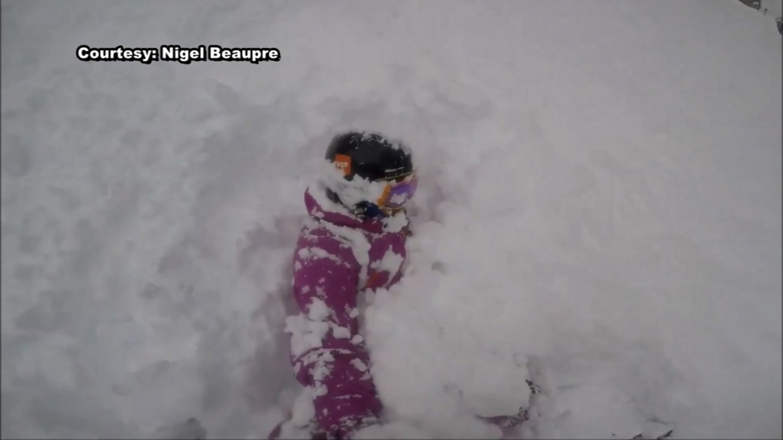 Man saves friend who quickly disappeared after jumping into snow ...