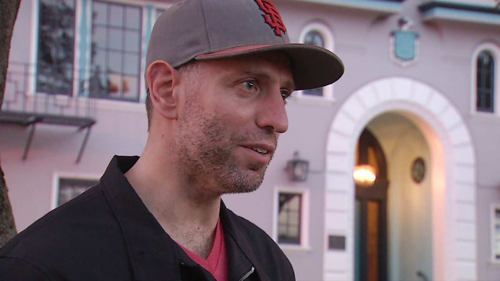 San Francisco's 'Muffin Man' bakes for homeless - ABC7 San Francisco