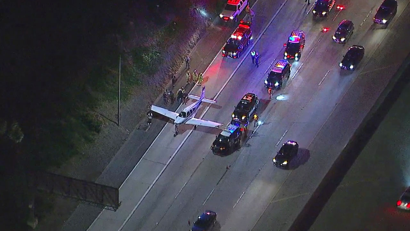 Small plane lands in lanes of northbound 55 Fwy in Costa Mesa - ABC7 ...