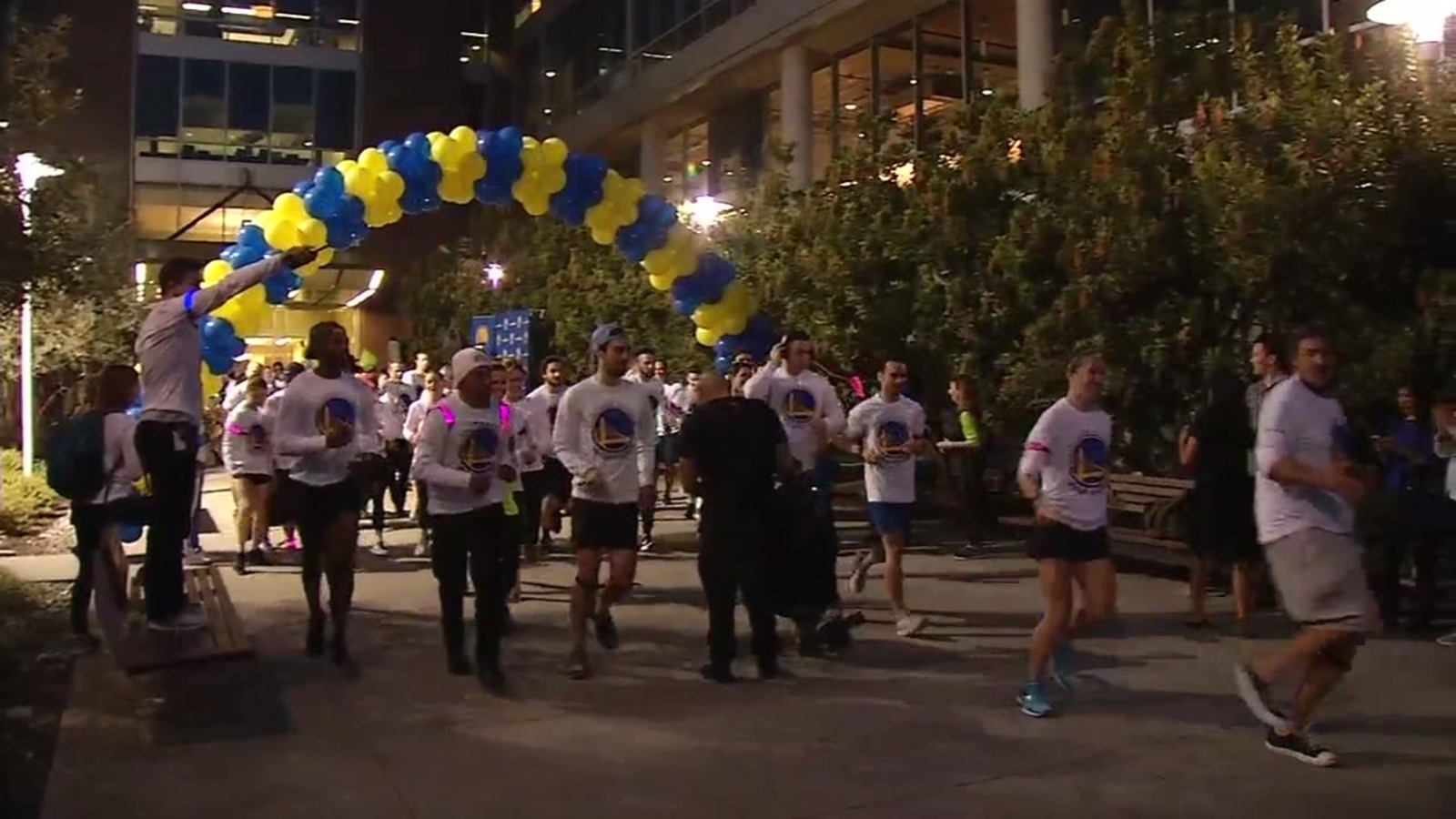 First-ever Warriors Run takes place in San Francisco - ABC7 San Francisco