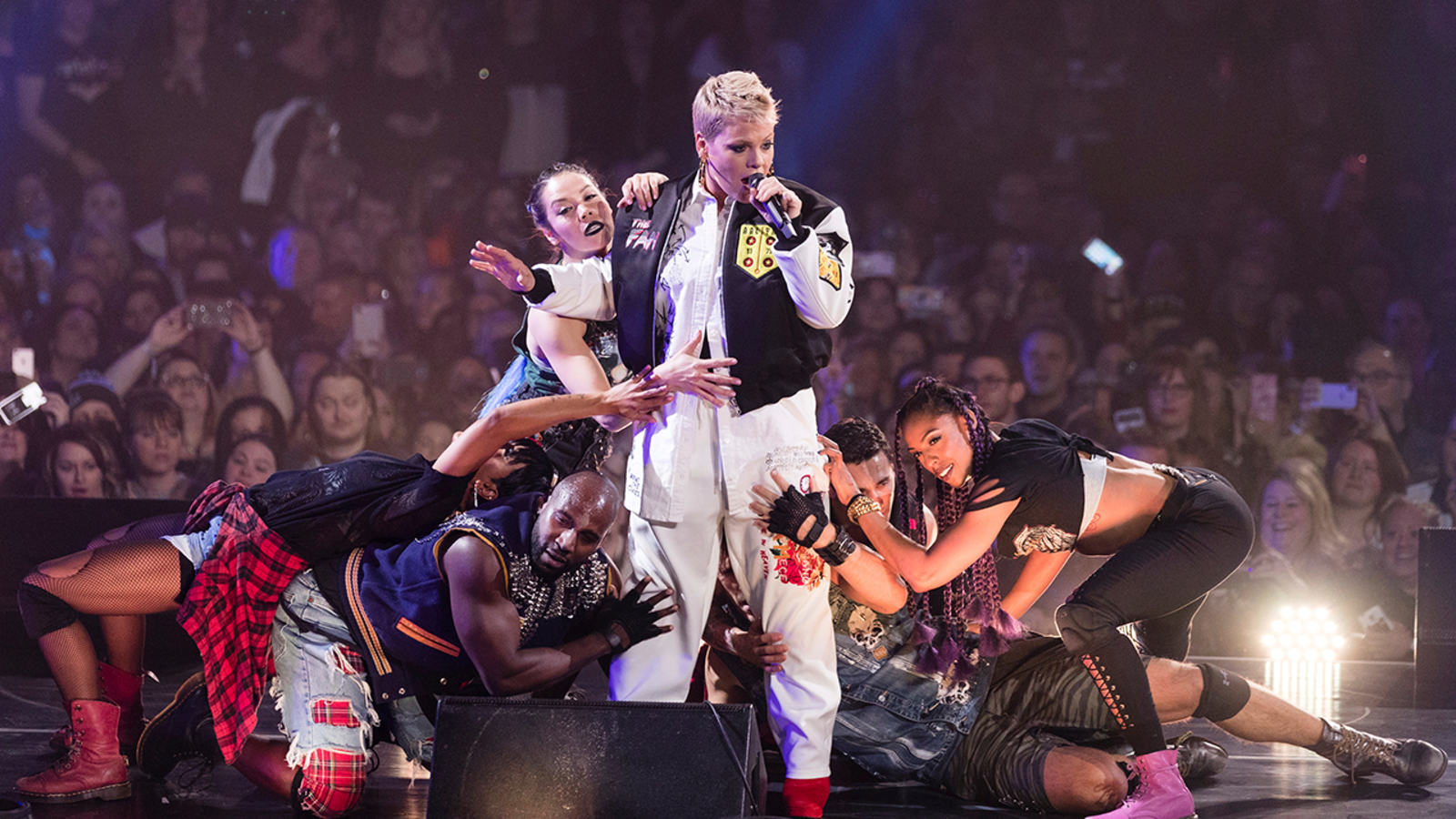 Pink battling the flu before Super Bowl national anthem performance ...