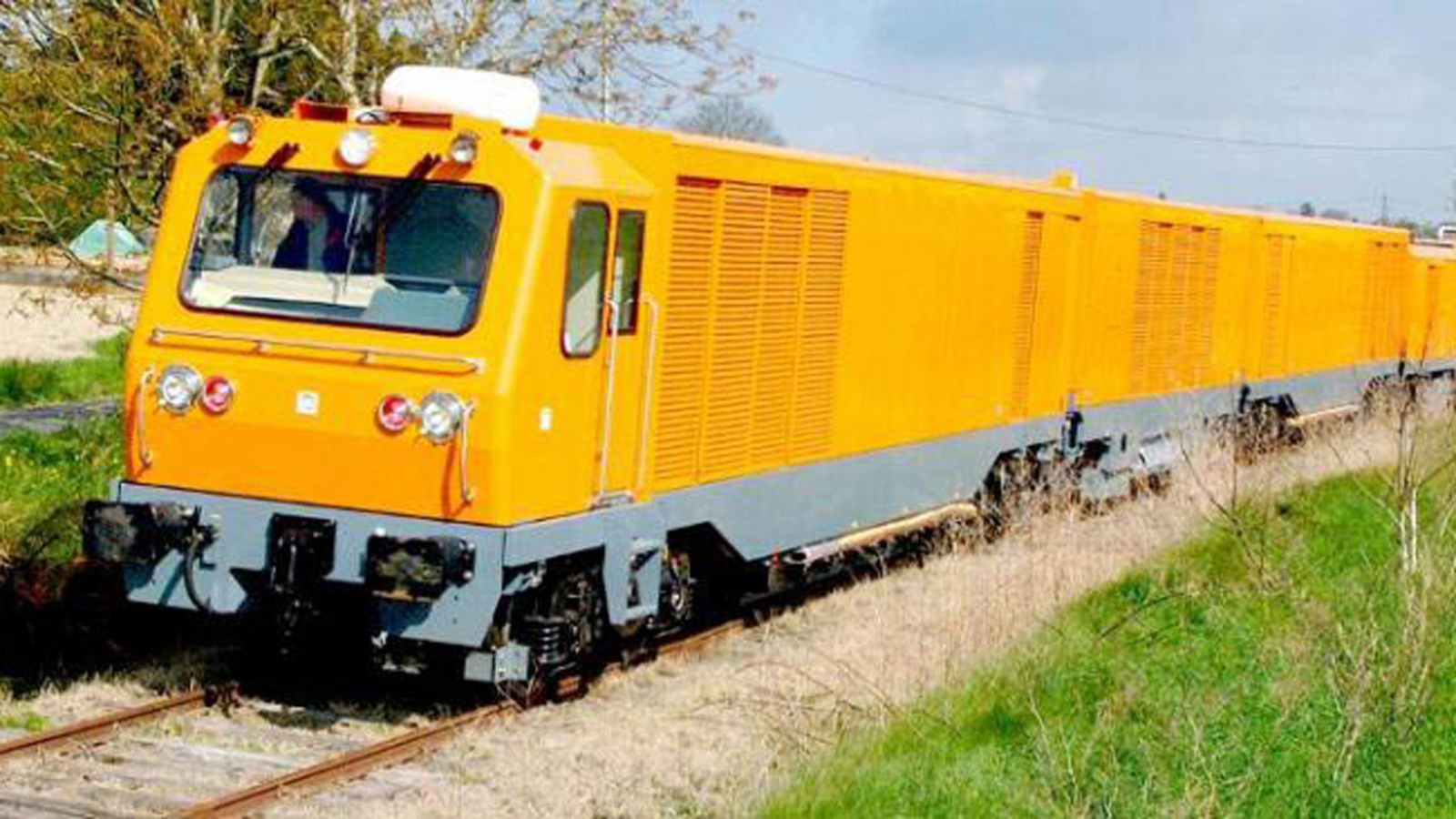 Arrival of key equipment in tackling subway trash fires is way behind ...