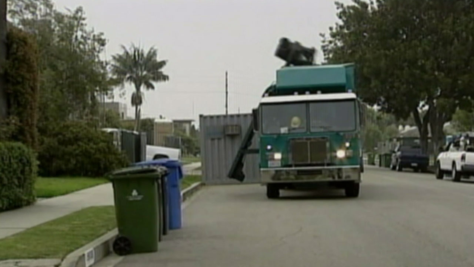 LA city leaders blast recycling program - ABC7 Los Angeles