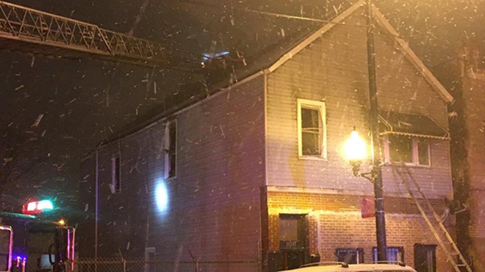 2 firefighters injured in Roseland still and box fire - ABC7 Chicago