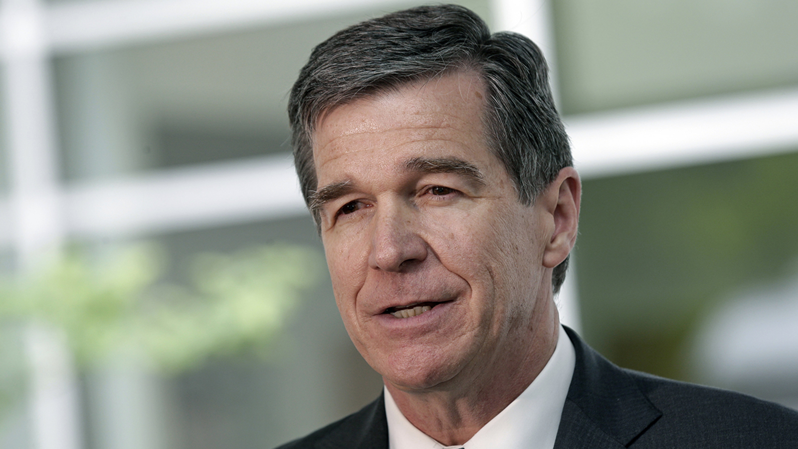 Gov. Roy Cooper calls on Disney, Spectrum to end stalemate - ABC11 ...