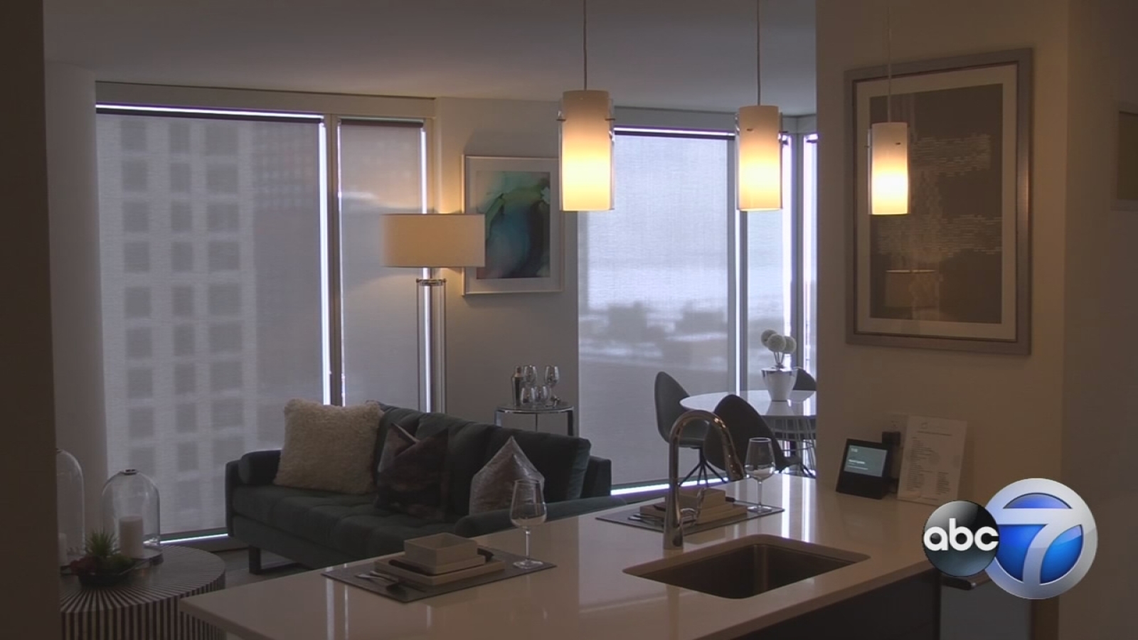 Chicago high rise creates "smart apartments" - ABC7 Chicago