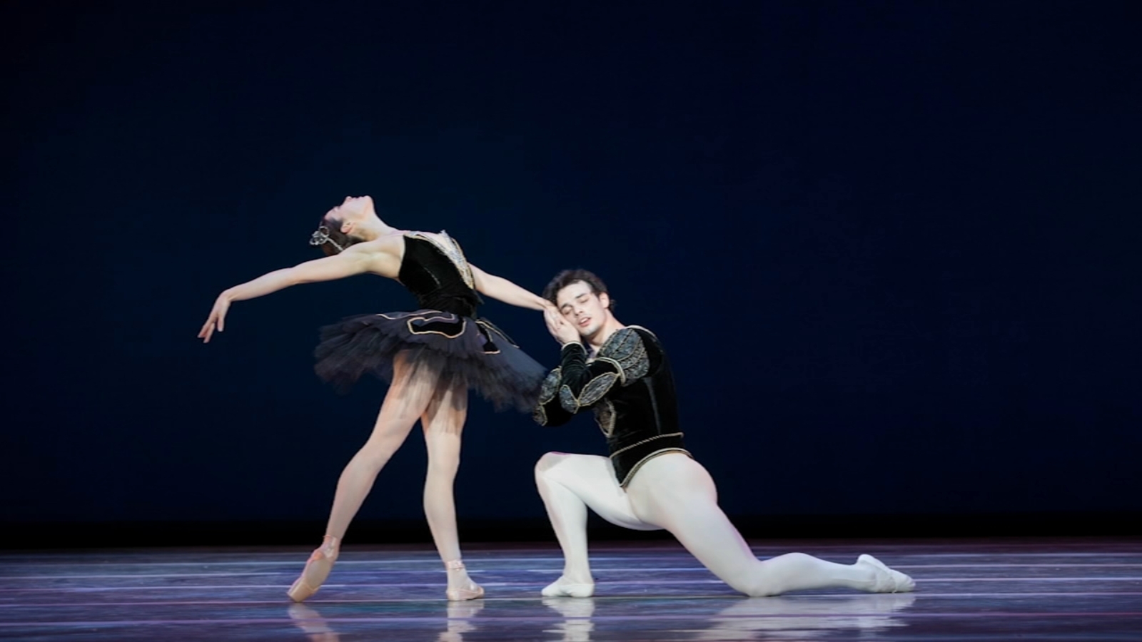 6abc Loves The Arts The Pennsylvania Ballet Presents Swan Lake 6abc