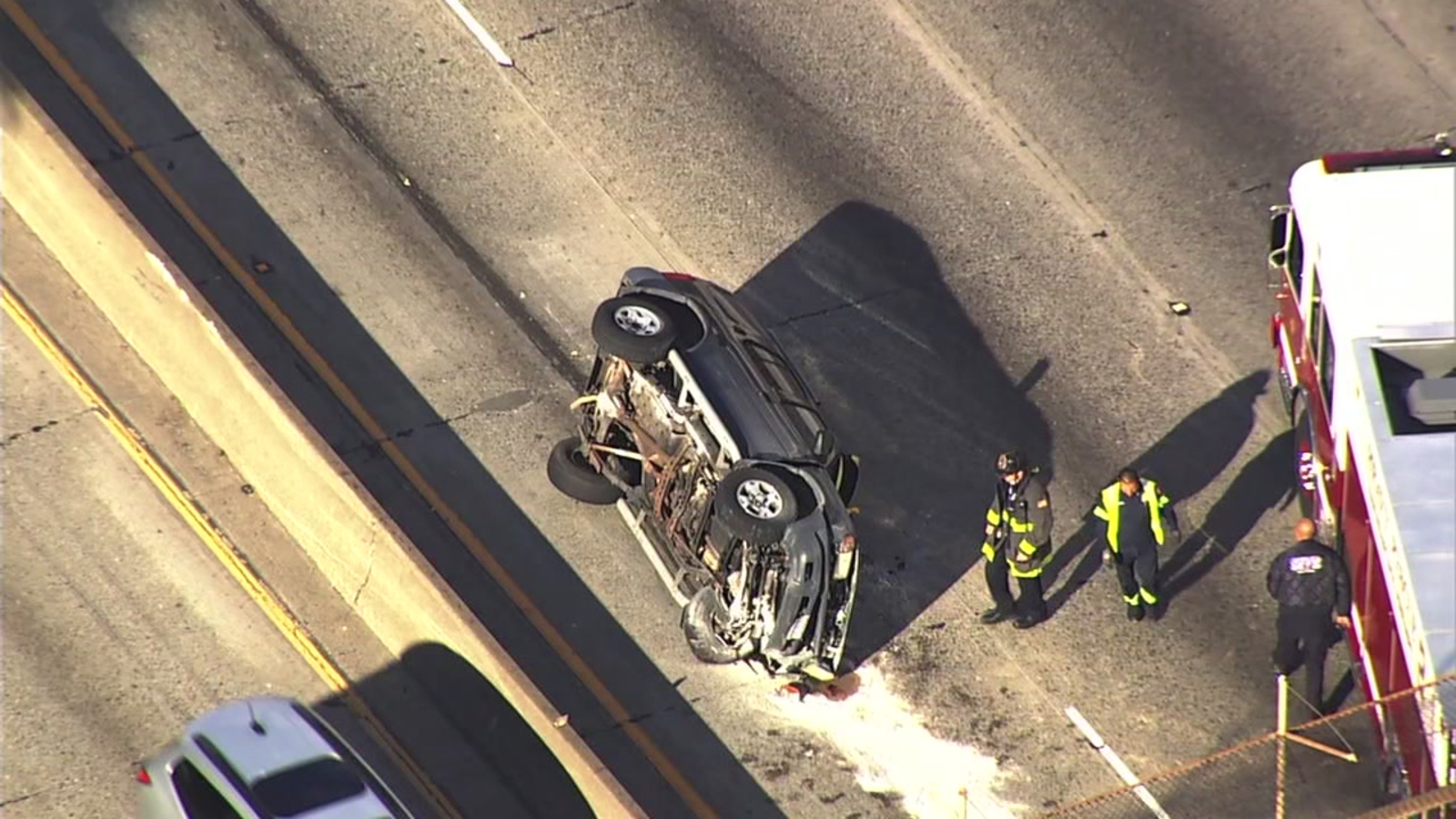 2 hurt in rollover crash on Highway 101 in San Francisco that blocked ...