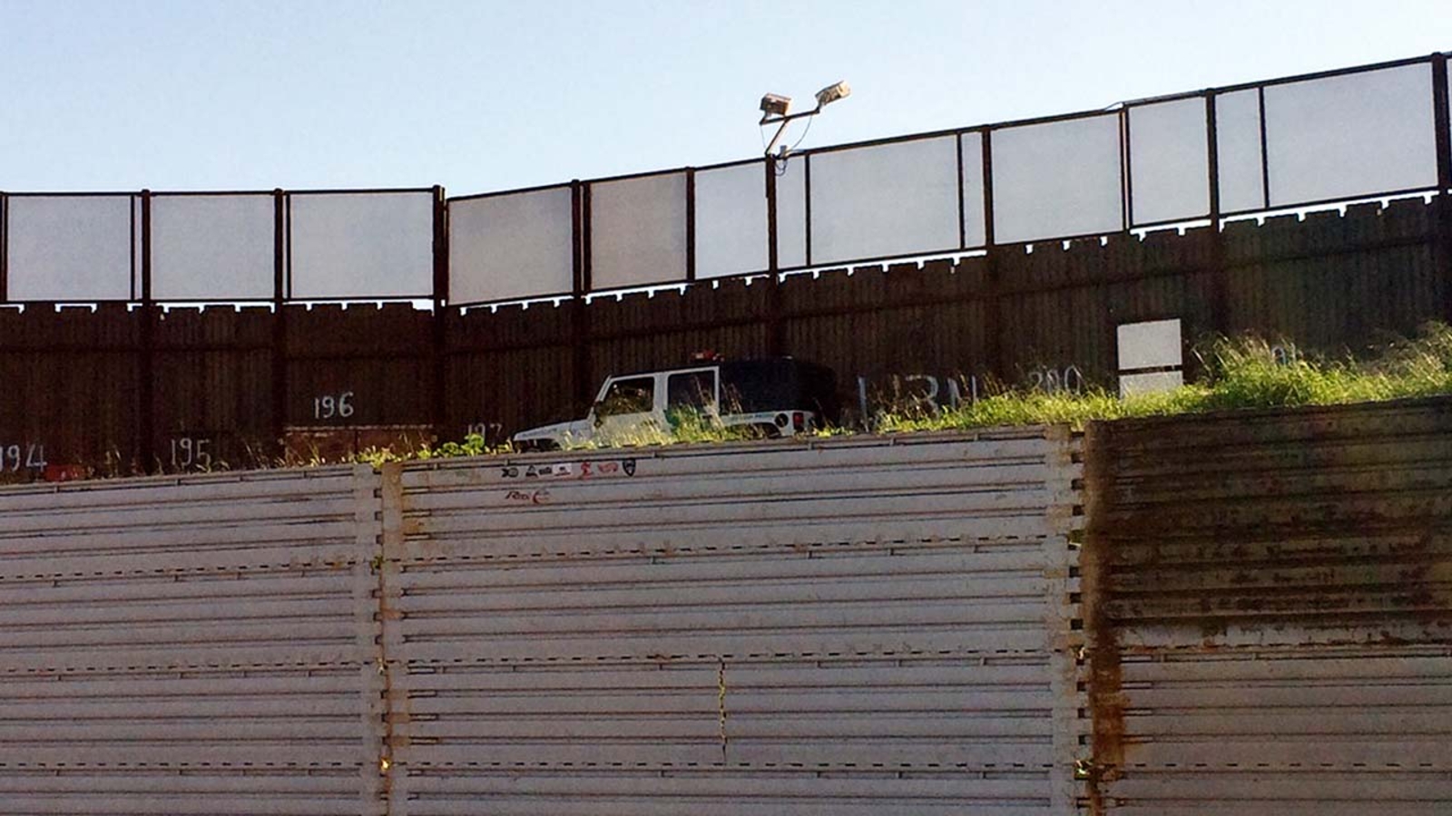 construction-begins-to-replace-border-wall-in-california-abc30-fresno