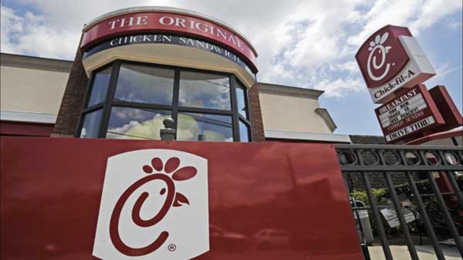 Chick-fil-A to test mobile ordering in Chicago - ABC7 Chicago