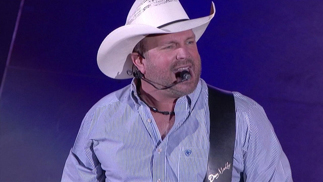 Garth Brooks sets new RodeoHouston record on final night - ABC13 Houston