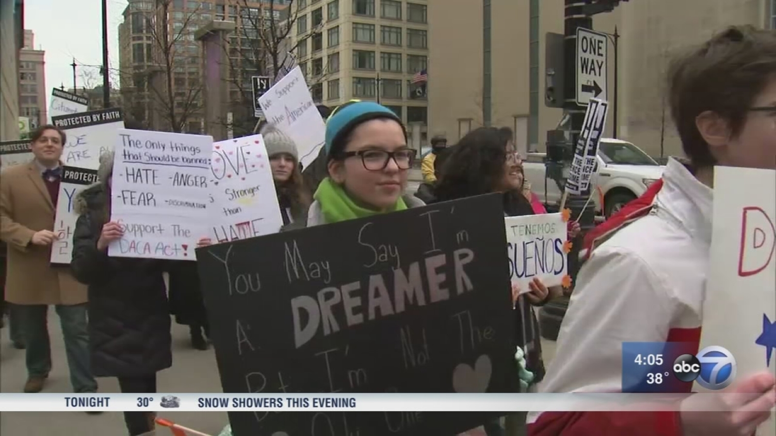DACA rally held in support of recipients as program officially ends ...