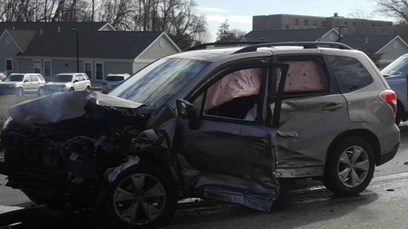 Hero utility workers jump into action to rescue crash victims - 6abc ...