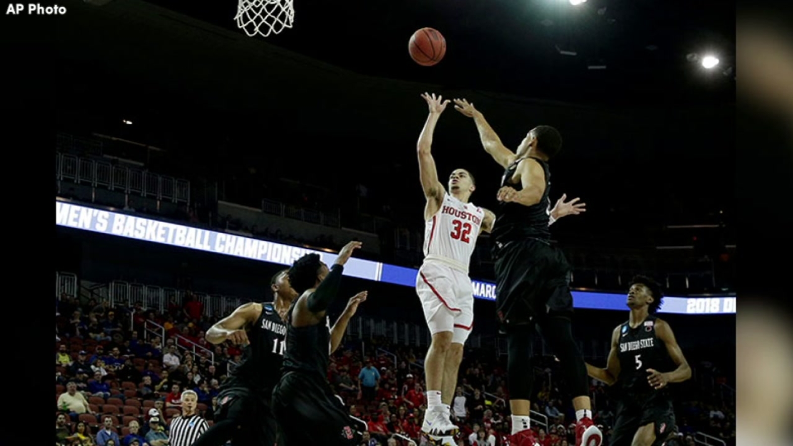 COOGS WIN! UH earns 1st NCAA tourney win in 34 years - ABC13 Houston