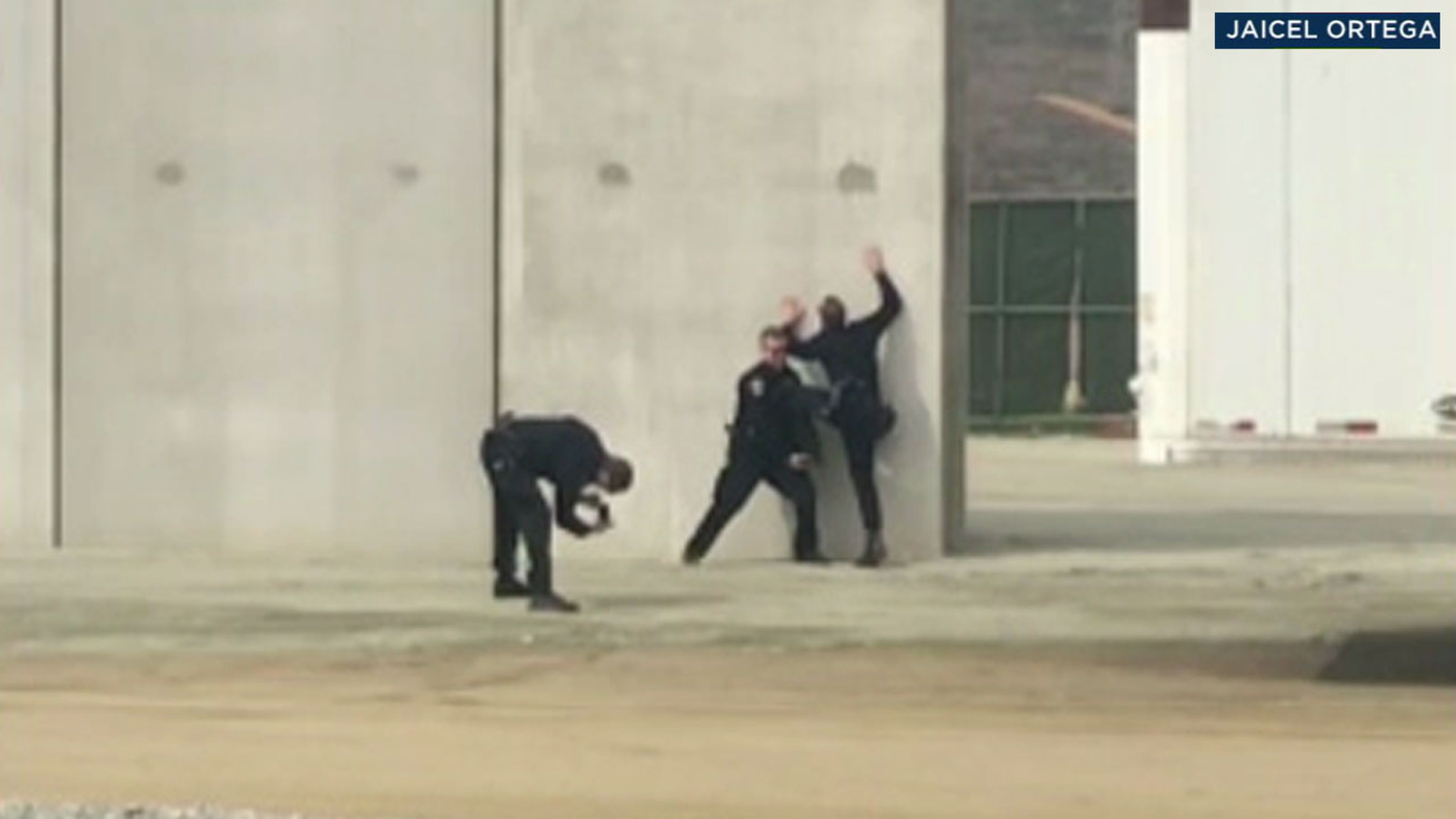 Video appears to show San Diego police officers posing with border wall ...
