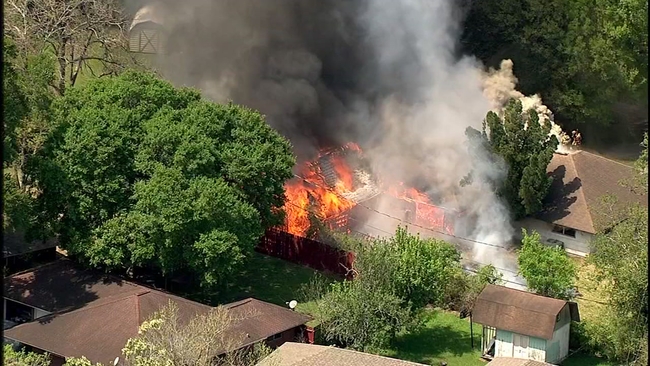 2 rescued from house fire in southeast Houston - ABC13 Houston
