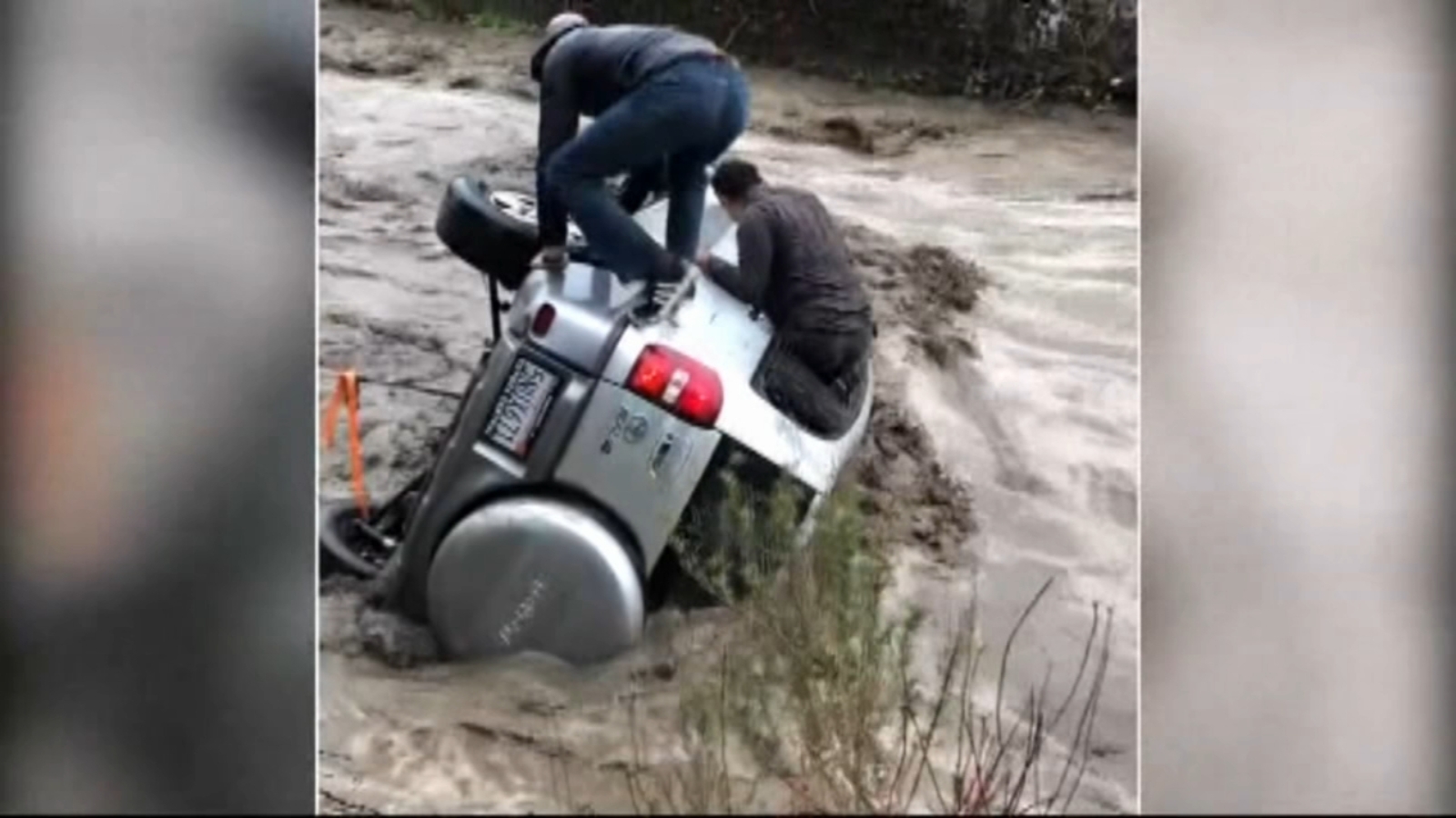Man trapped in car swept away by floodwaters - 6abc Philadelphia