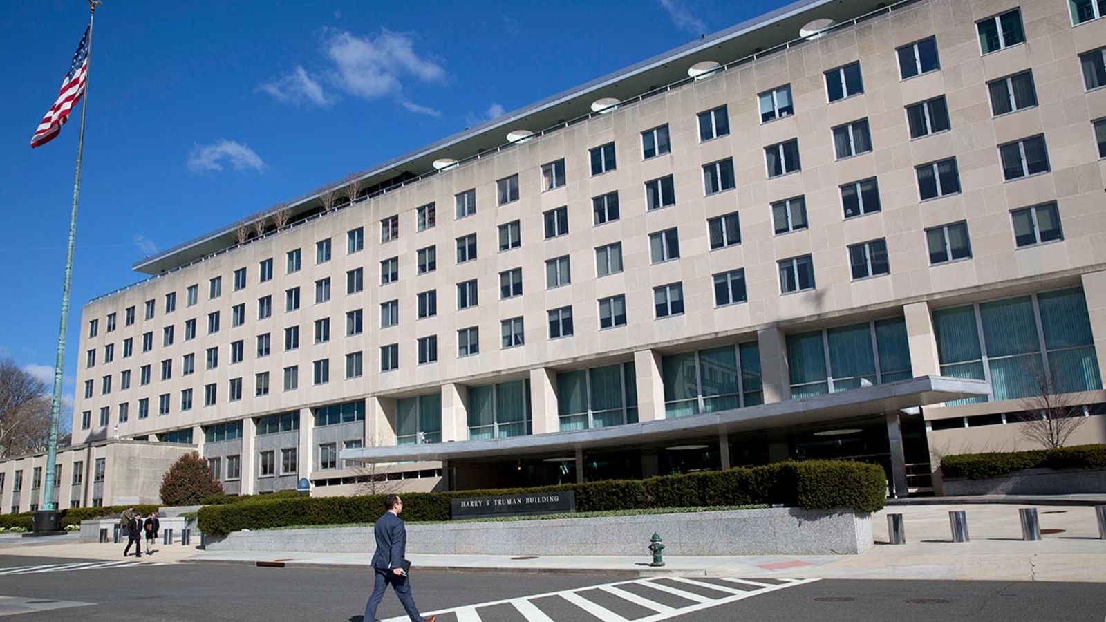 US expels 60 Russian diplomats, shutters Seattle consulate - ABC30 Fresno