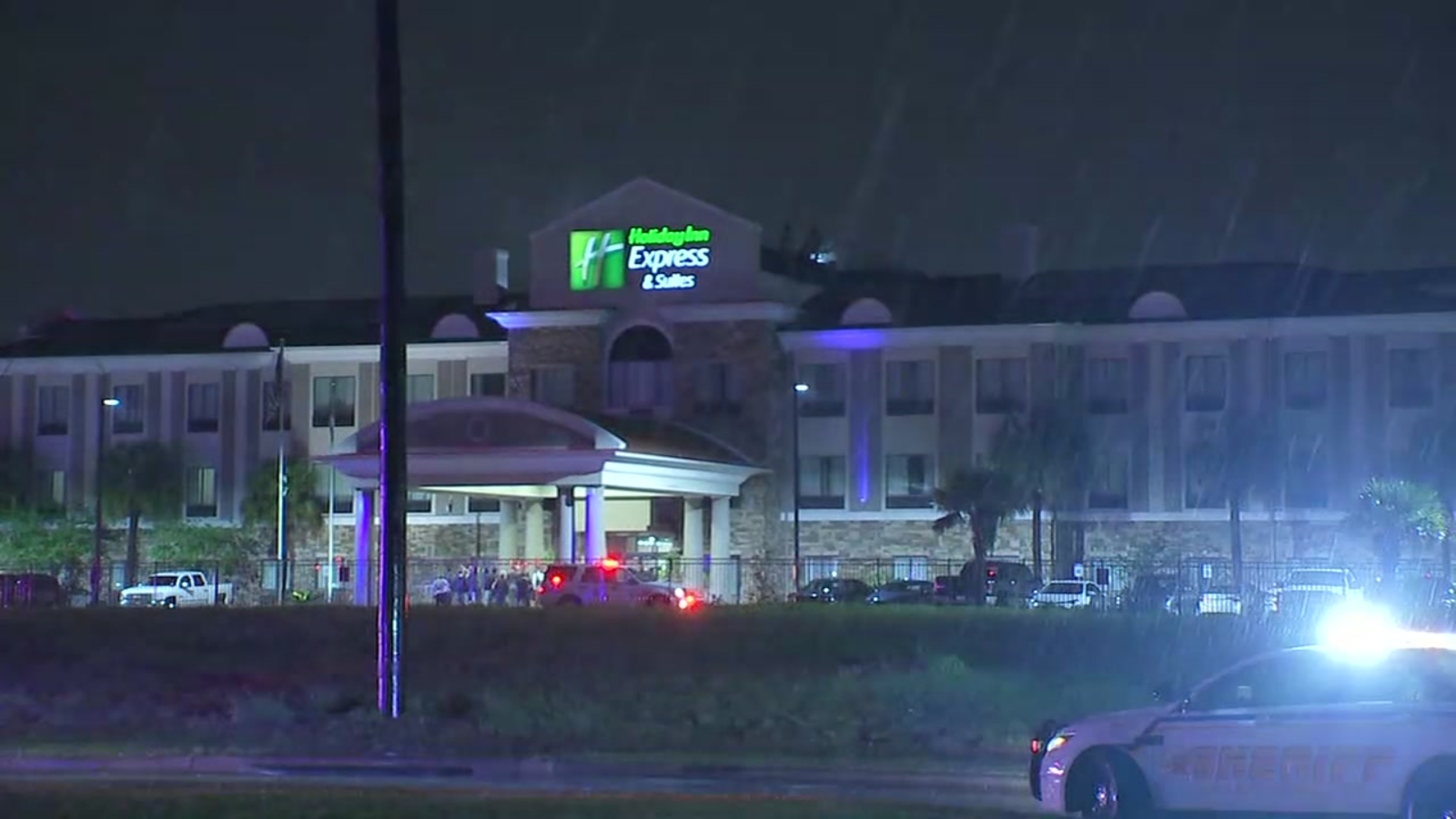 Lightning strike may have caused fire at northwest Houston hotel ...
