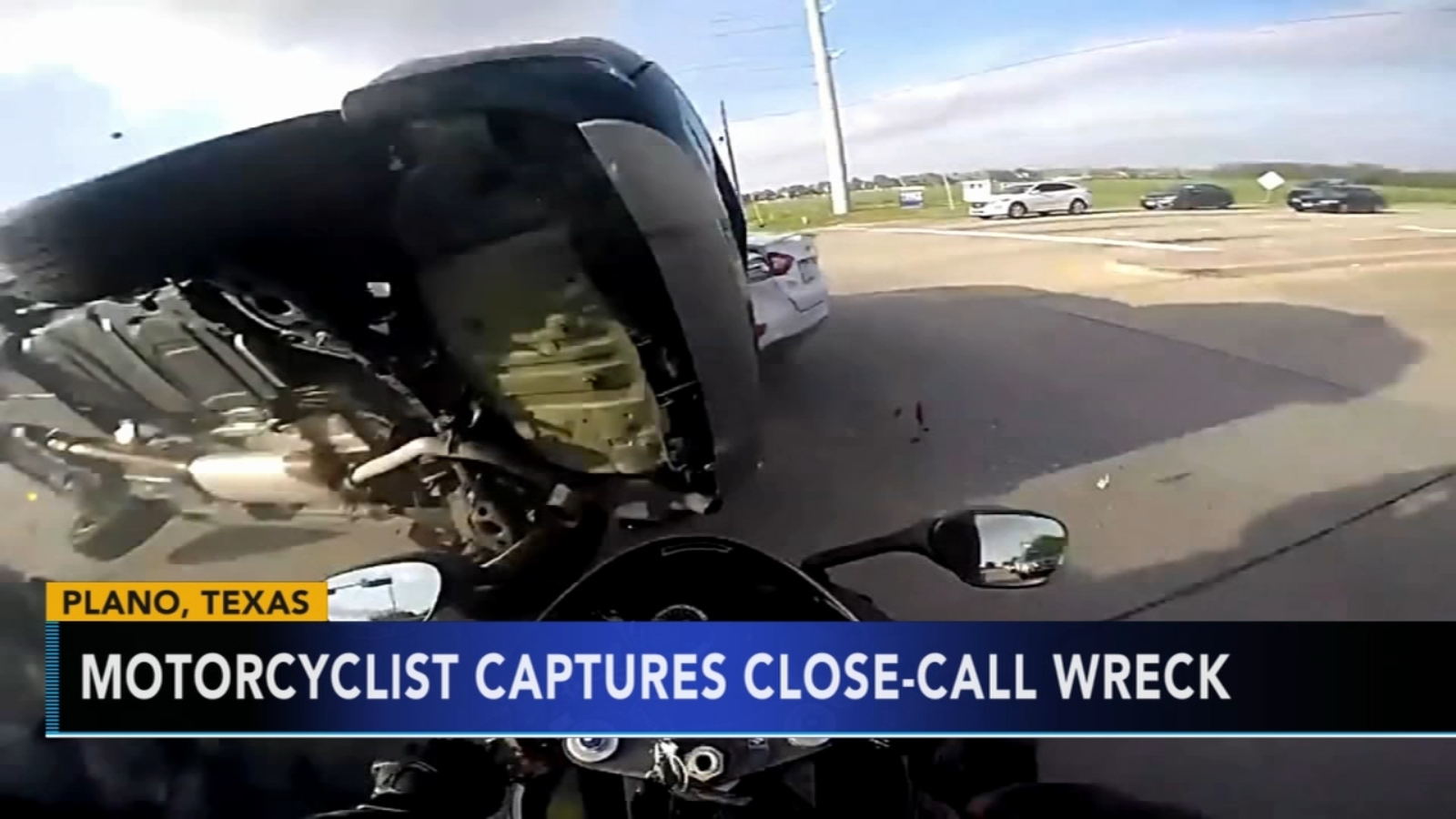 Motorcyclist's close call caught on video - ABC7 Chicago