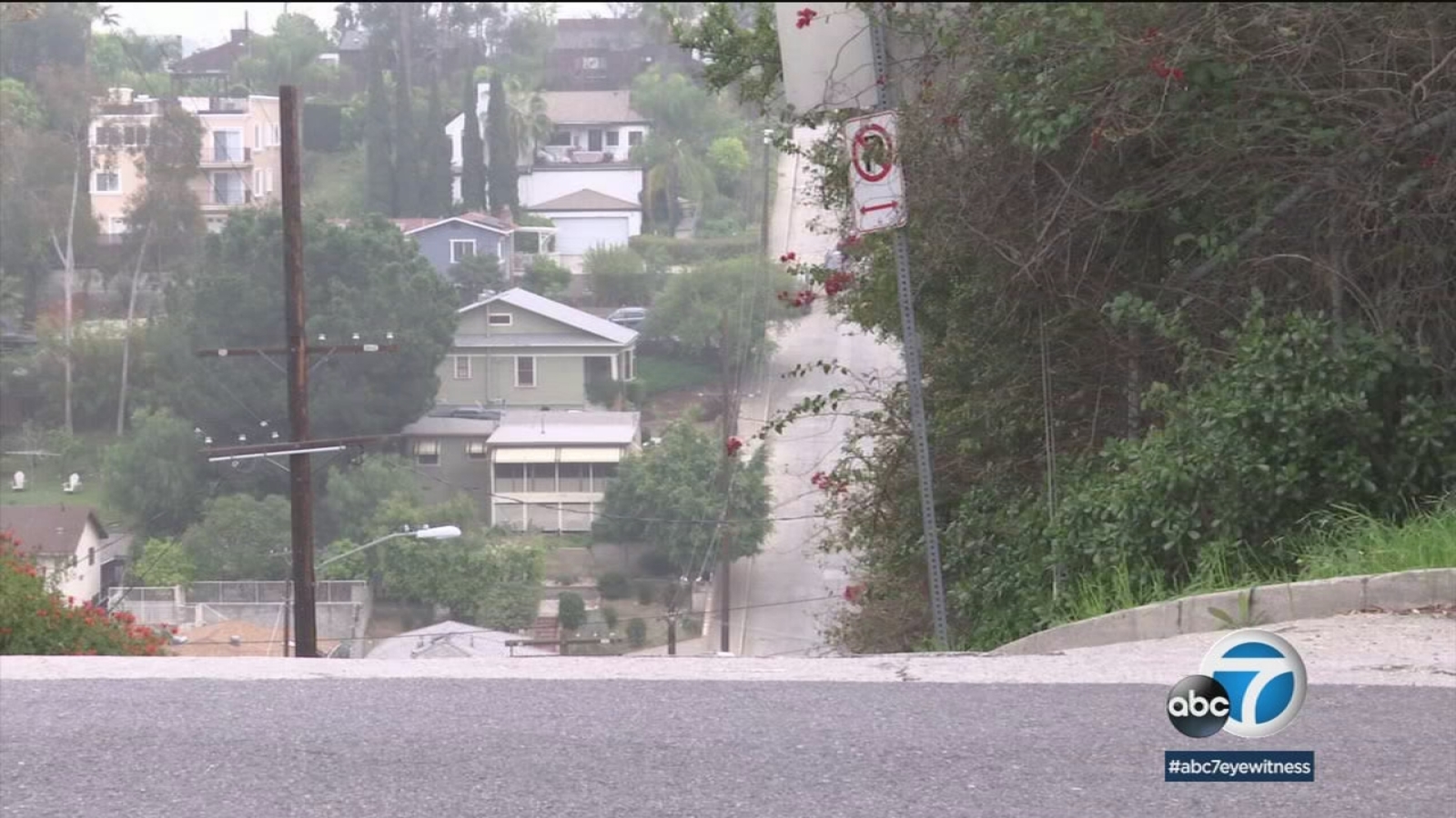 Navigation apps create 'chaos' on 1 of LA's steepest streets - ABC7 Los ...