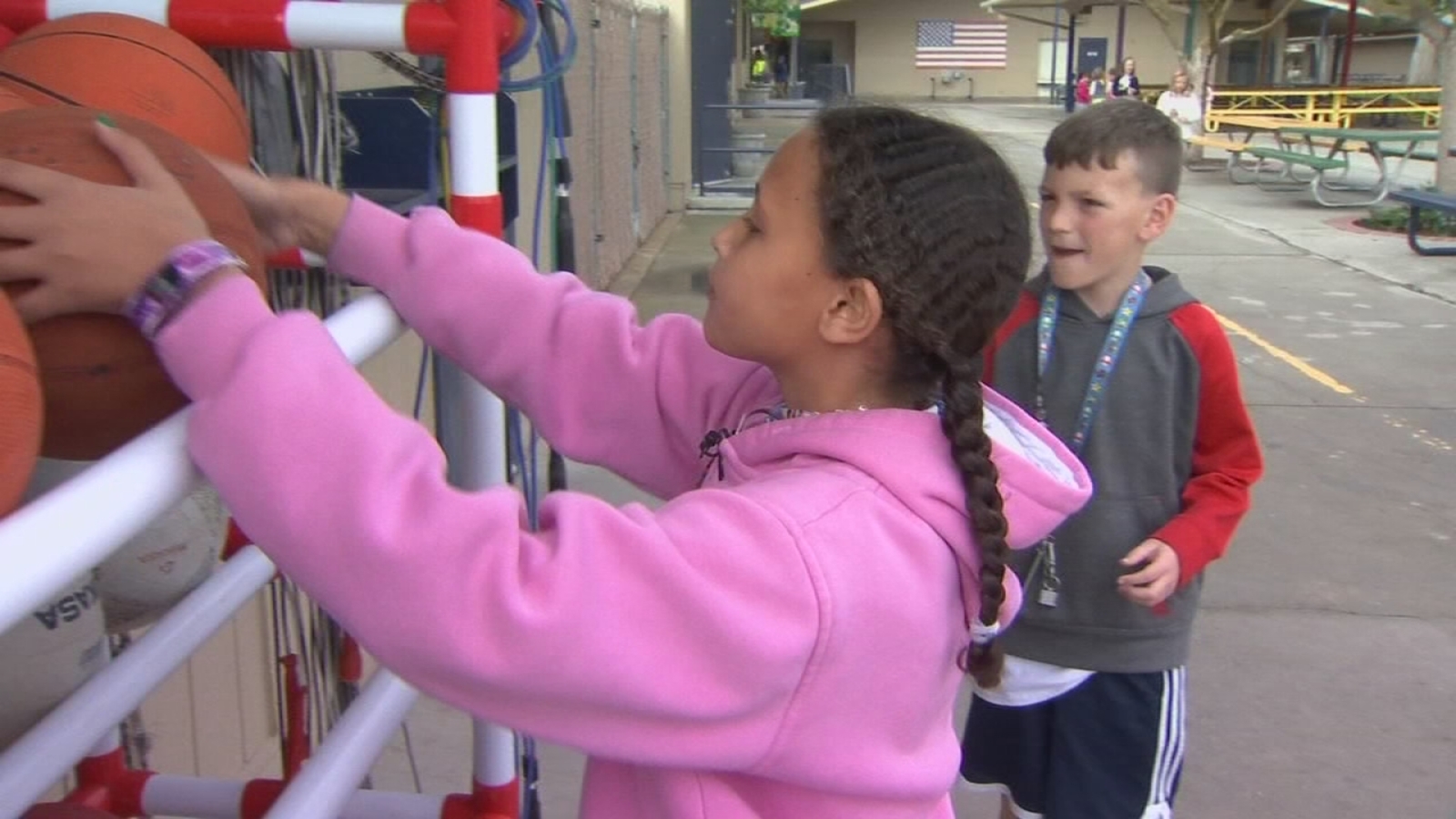 Elementary school children learn the value of a job - ABC30 Fresno