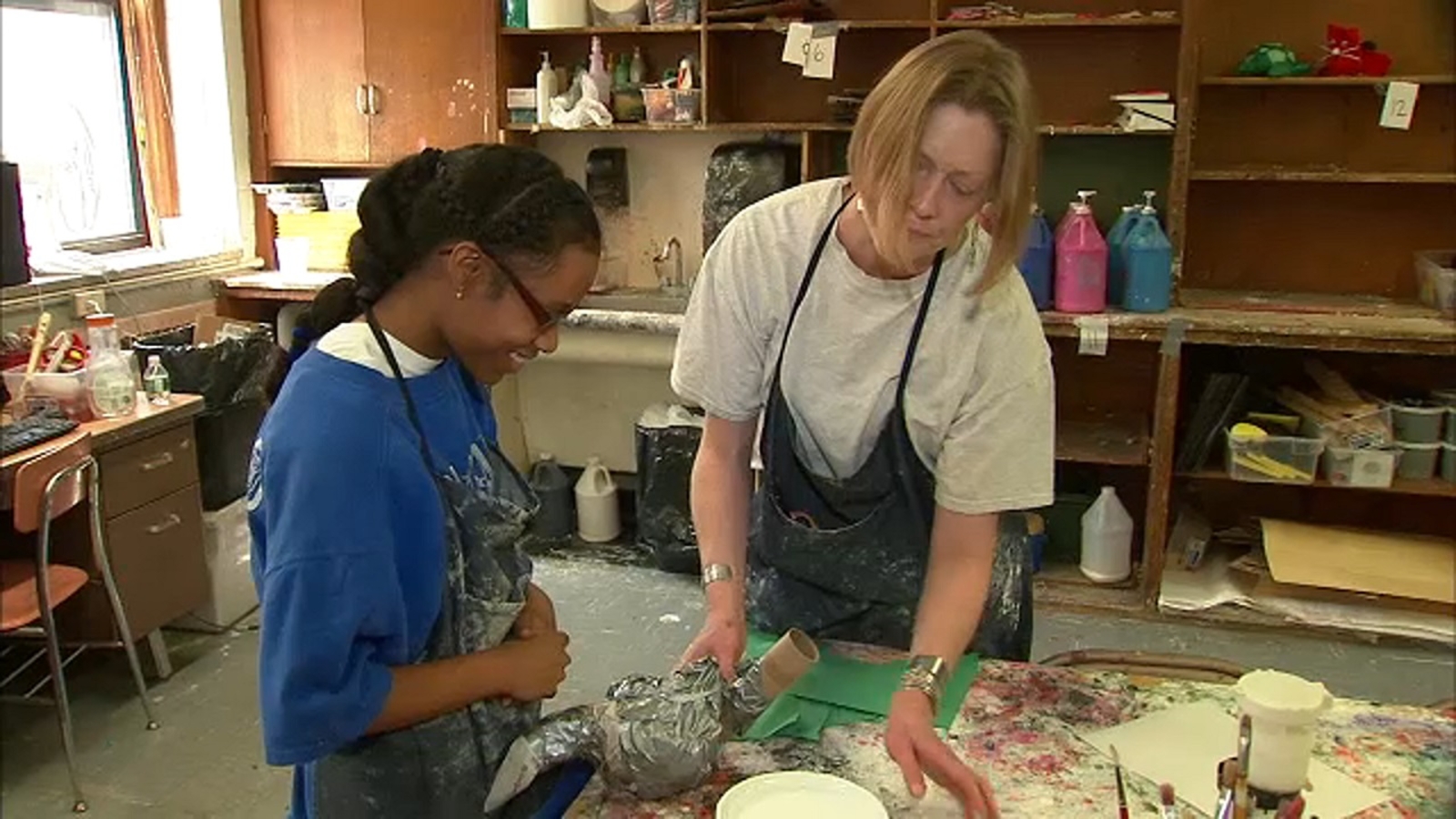Blind woman uses imagination to teach art to blind students in the ...