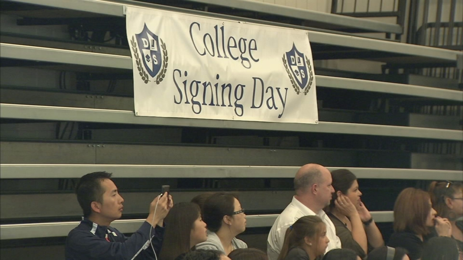 Fresno School holds college signing day for all students - ABC30 Fresno