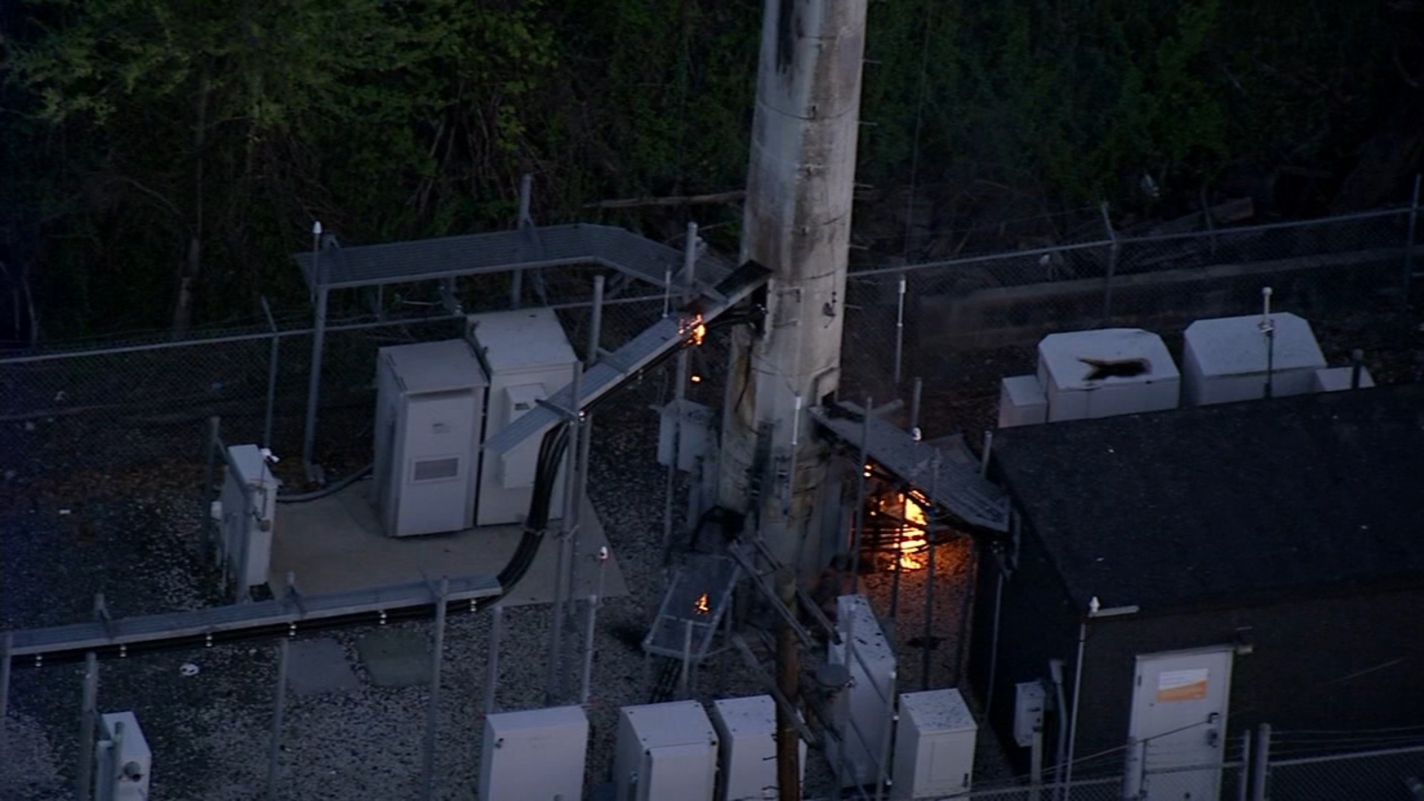 Cell phone tower catches fire near Schuylkill Expressway - 6abc ...