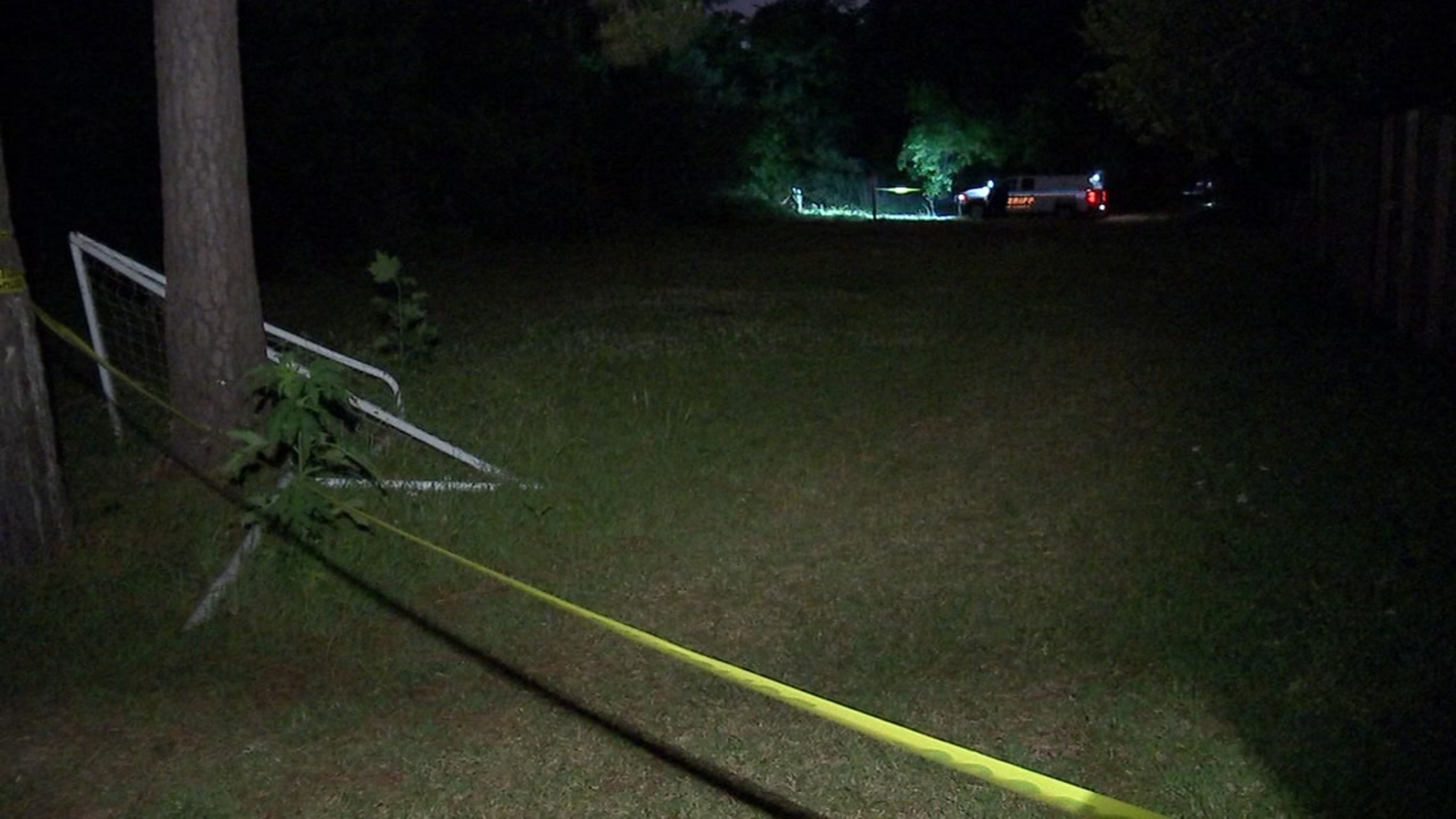 Man found dead inside car submerged in bayou in Galena Park - ABC13 Houston