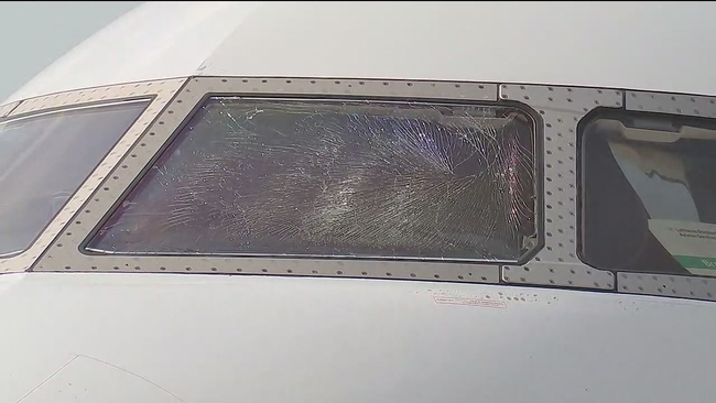 Cracked windshield forced JetBlue flight headed to Tampa to divert to Fort Lauderdale - ABC13 ...
