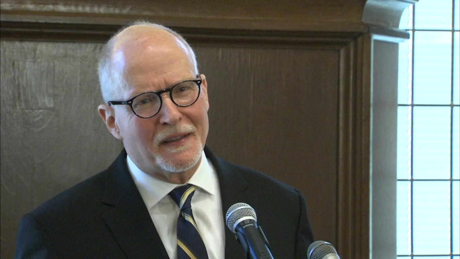 Paul Vallas launches campaign for Chicago mayor, calls Emanuel 'Trump ...