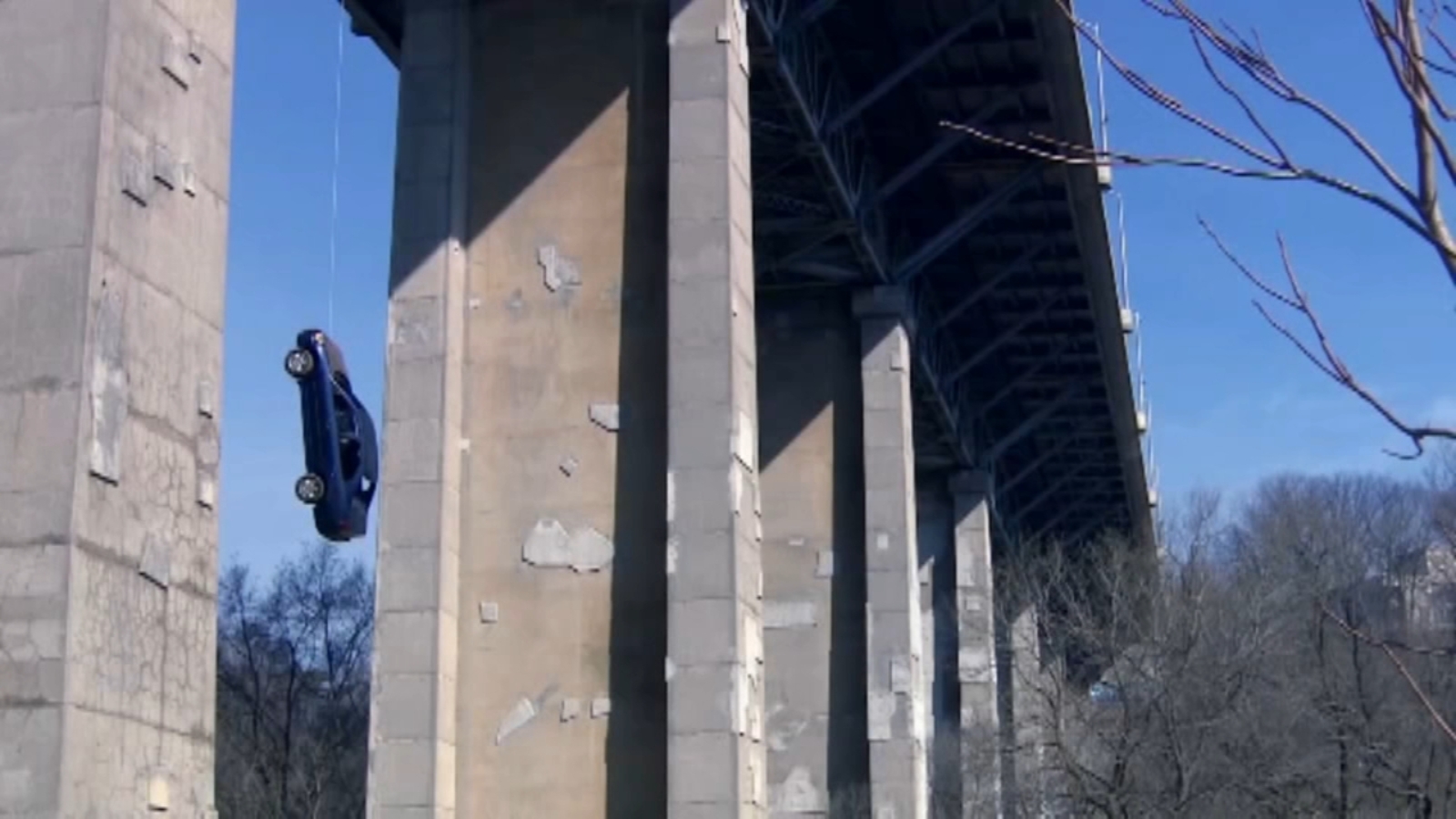 Car found dangling from Toronto bridge - 6abc Philadelphia