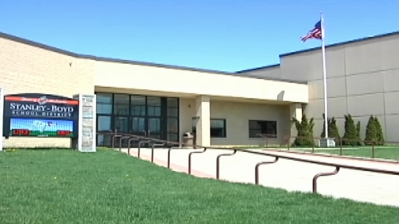 Wisconsin High School Accused Of Throwing Away Lunches ABC7 San Francisco wisconsin-high-school-accused-of-throwing-away-lunches-abc7-san-francisco