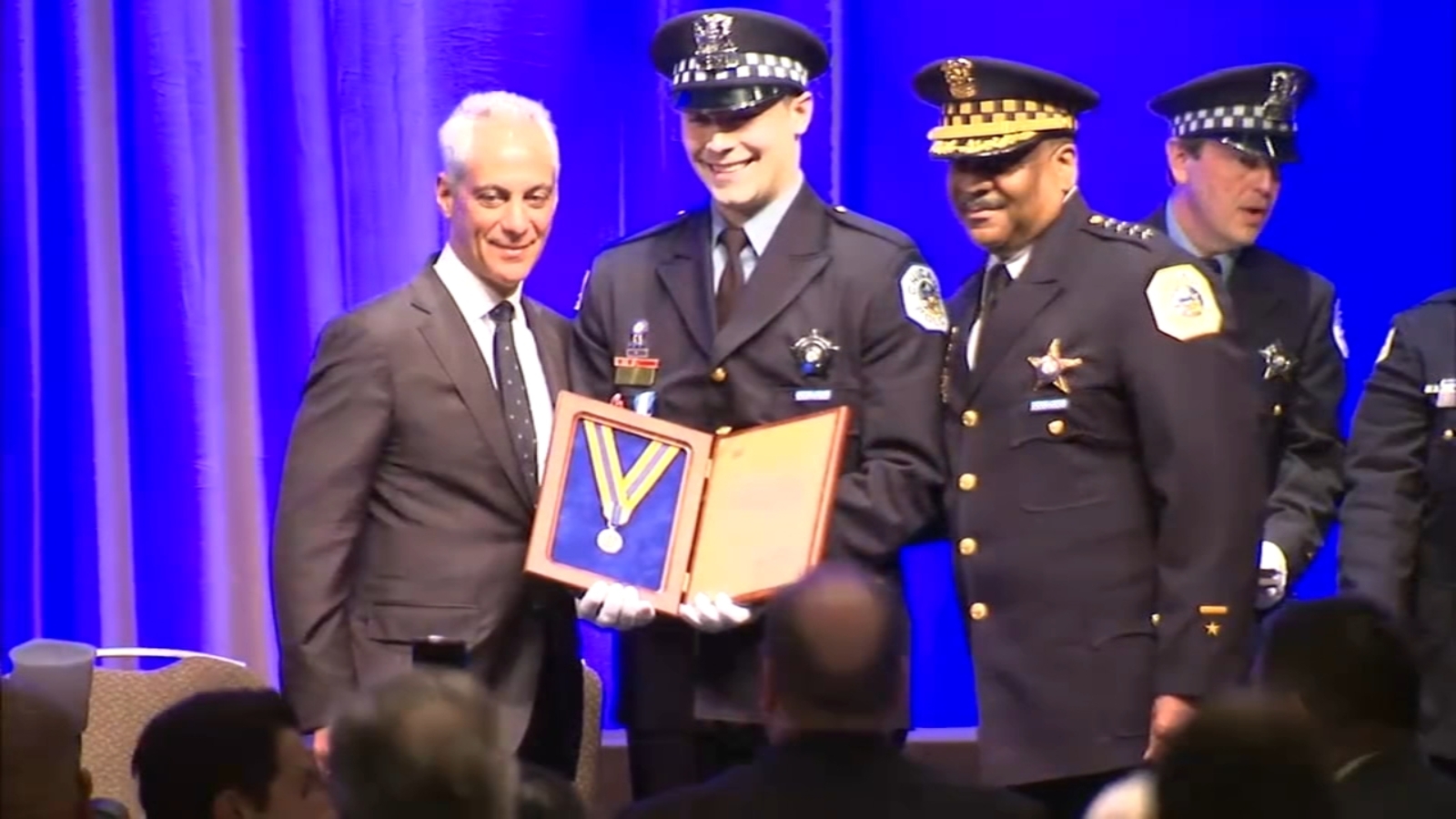 4 CPD officers recognized for bravery during Back of the Yards ...
