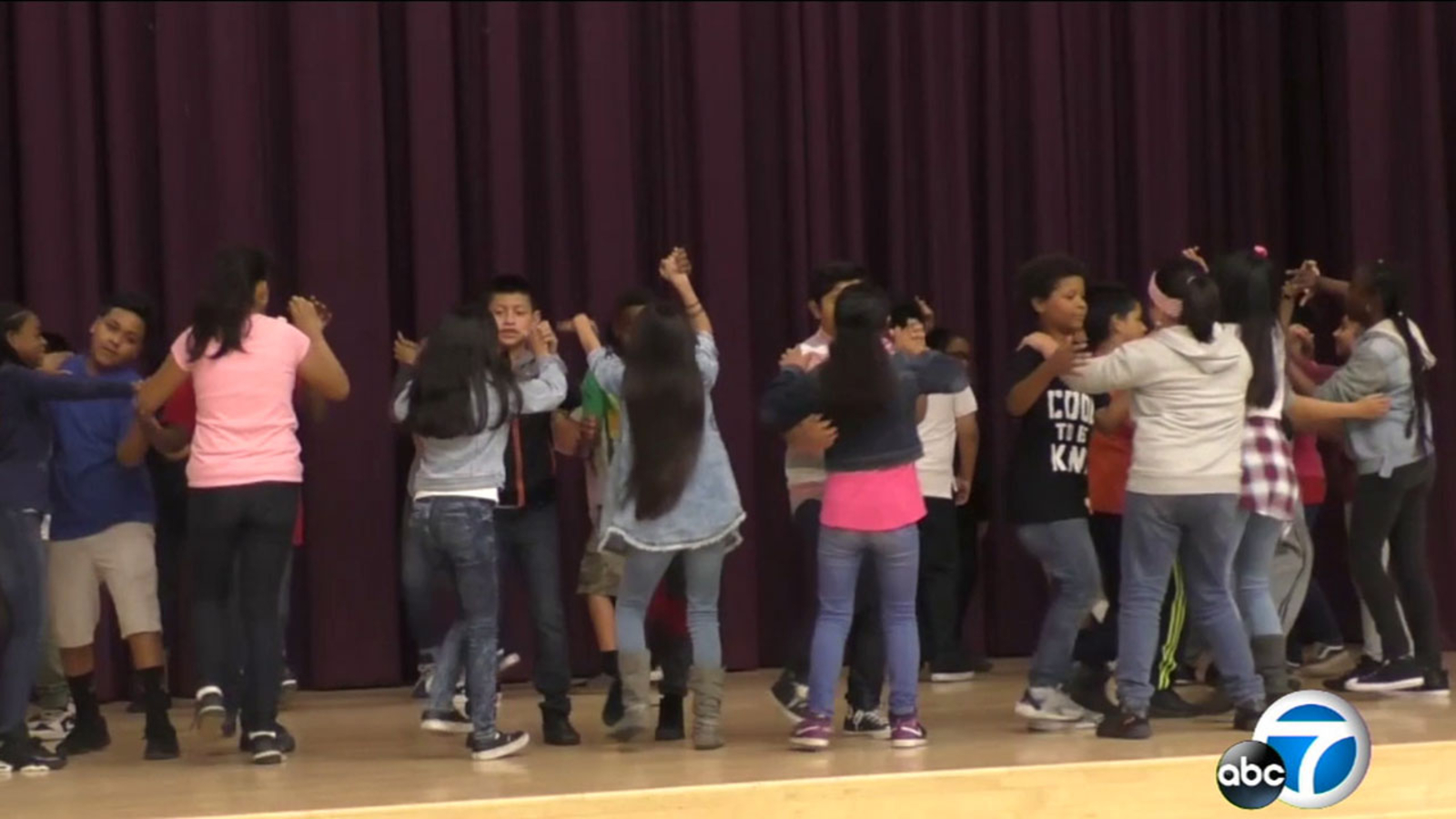 'Conga Kids' helps LA fifth-graders salsa their way to fitness and fun ...
