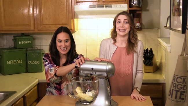 Social Superstars: This girl invites Broadway stars into her tiny NYC ...